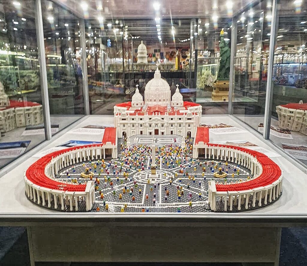 La mostra dei mattoncini Lego a Fiumicino » BussolaDiario